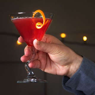 Swinging Sultan Cocktail (Turkish Cosmopolitan) l Panning The Globe